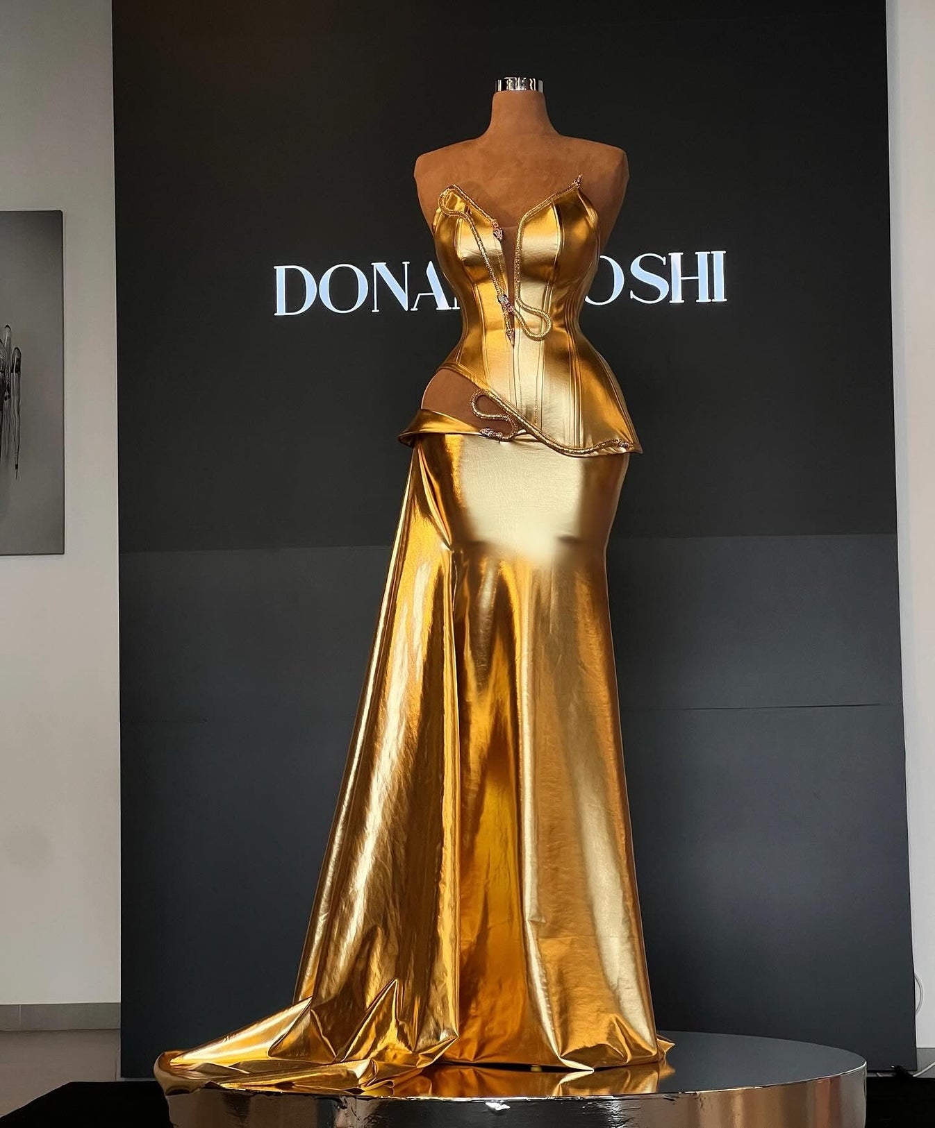 Gold Snakes Details – Dona Matoshi